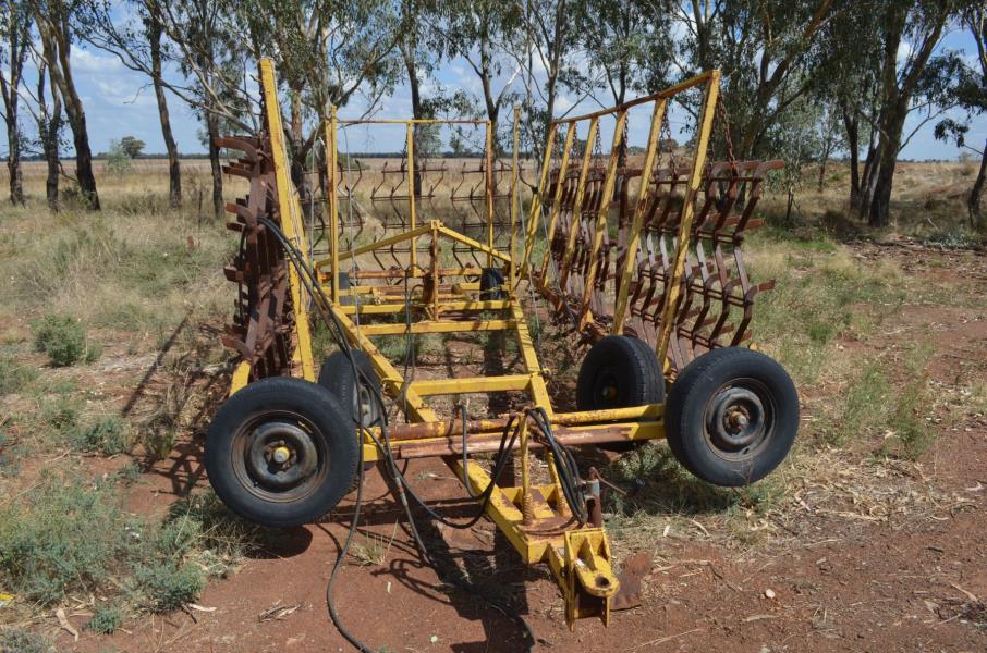 Lot 8 - 15 leaf Coolamon harrows | AuctionsPlus