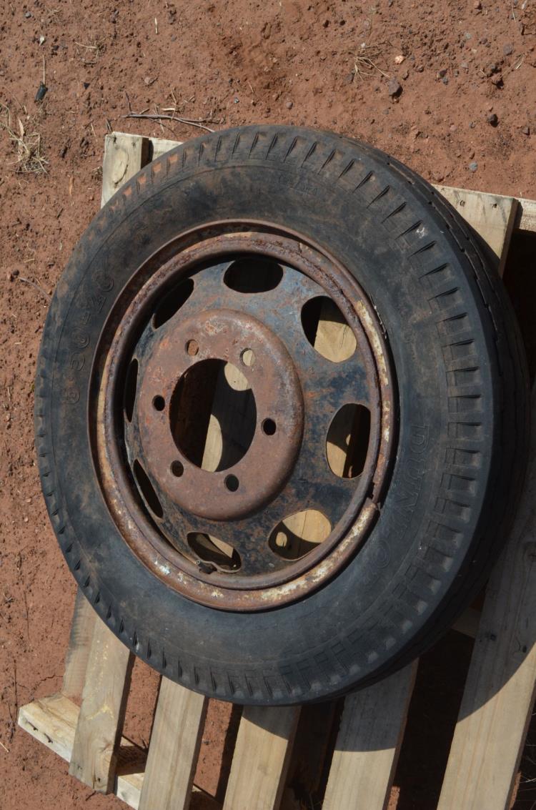 Lot 169 - 6 stud split rims with 6.5 x 20” tyres | AuctionsPlus