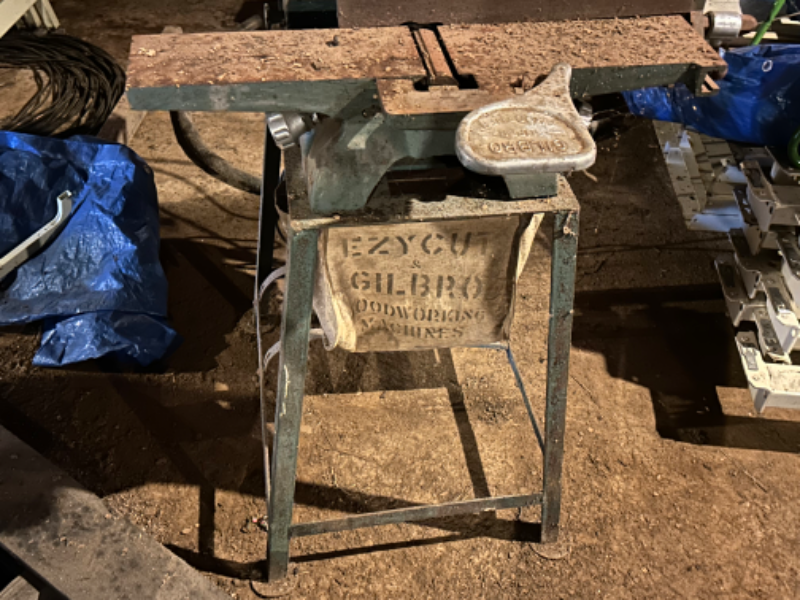 Lot 11 - Gilbro Super Smooth Planer | AuctionsPlus