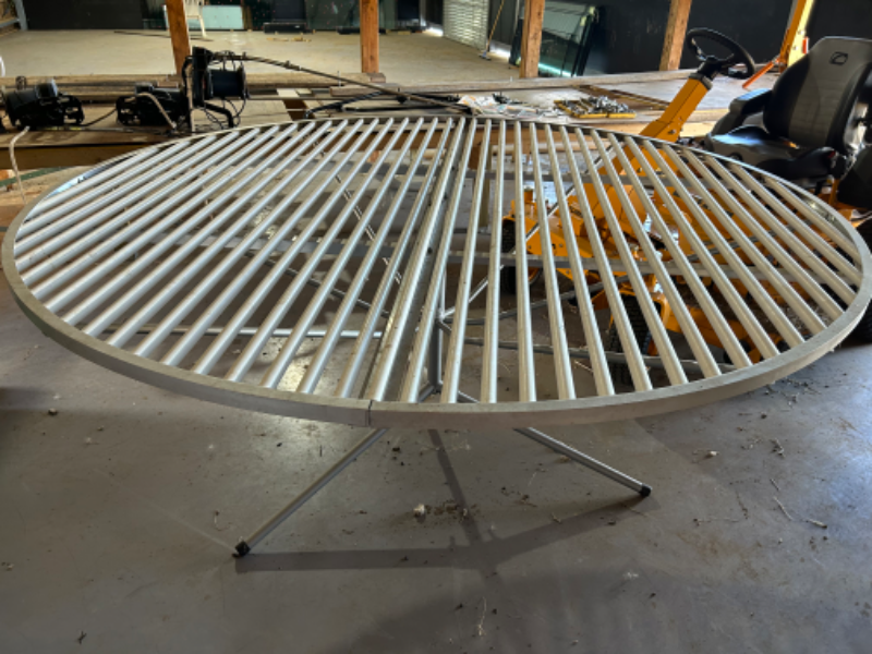 Lot 26 - Wool Table | AuctionsPlus