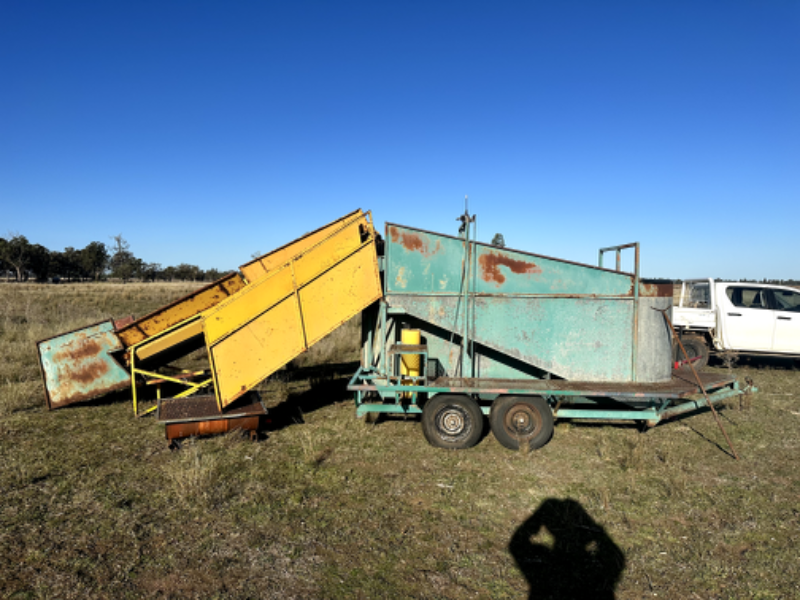 Lot 60 - Single bend “Ripper Dipper” dip on trailer. | AuctionsPlus