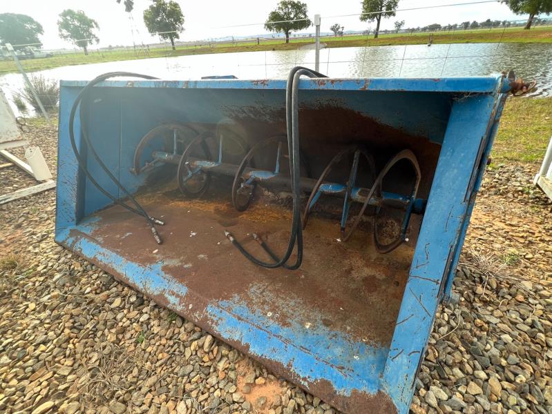 Lot 23 - Tanco Feed Bucket | AuctionsPlus