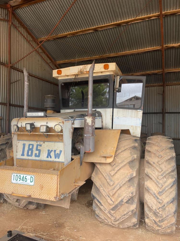 Lot 33 - Acre Master Tractor | AuctionsPlus