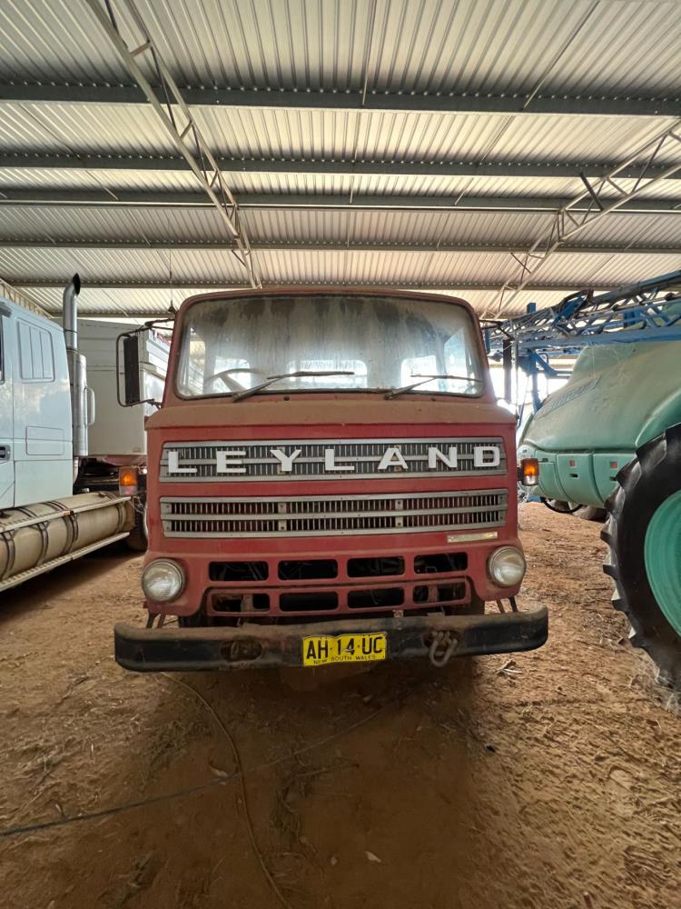 Lot 36 - Leyland Prime mover & McGrath Flat top Trailer | AuctionsPlus