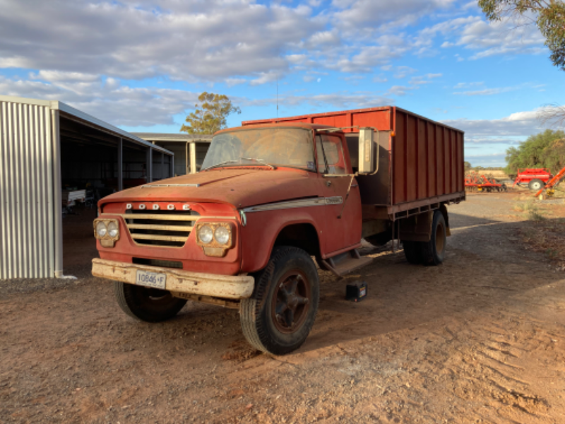 Lot 26 - Dodge 690 single axle tipper | AuctionsPlus