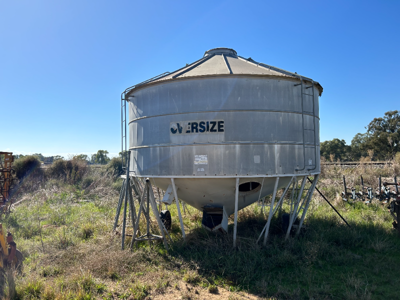 Lot 23 - Nelson Field Bin | AuctionsPlus