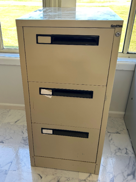 Lot 163 - 3 Draw Filing Cabinet | AuctionsPlus