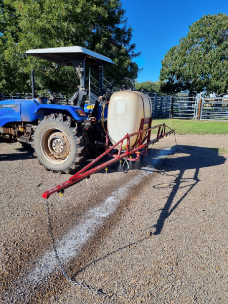 Lot 16 - HARDI 600 LITRE 3PL BOOM SPRAY | AuctionsPlus