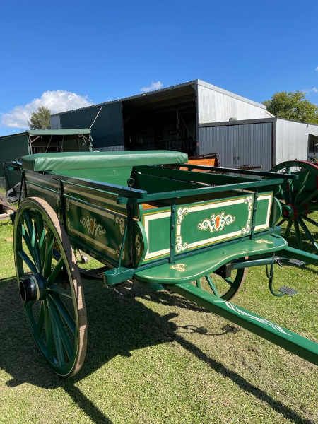 Lot 84 - Spring Cart | AuctionsPlus