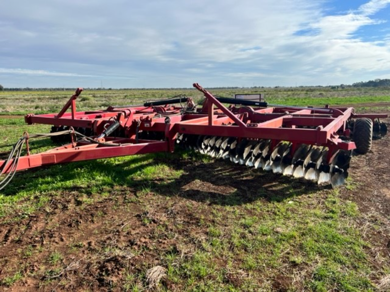 Lot 74 - Offset Disc Plough | AuctionsPlus