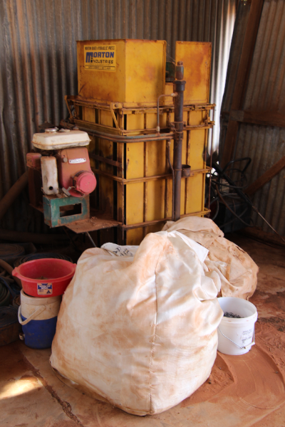 Lot 61 - Wool Press | AuctionsPlus