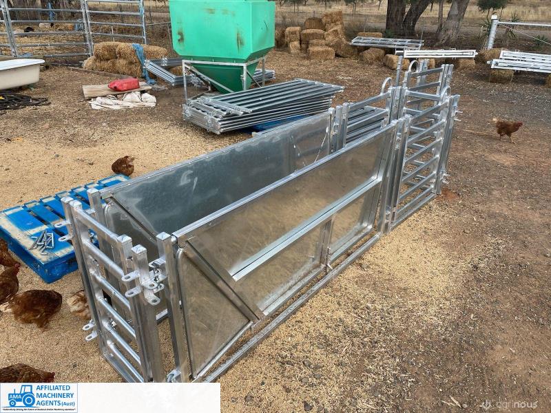 Lot 157 - Sheep Race with 3 Way Draft (New Un-used) | AuctionsPlus