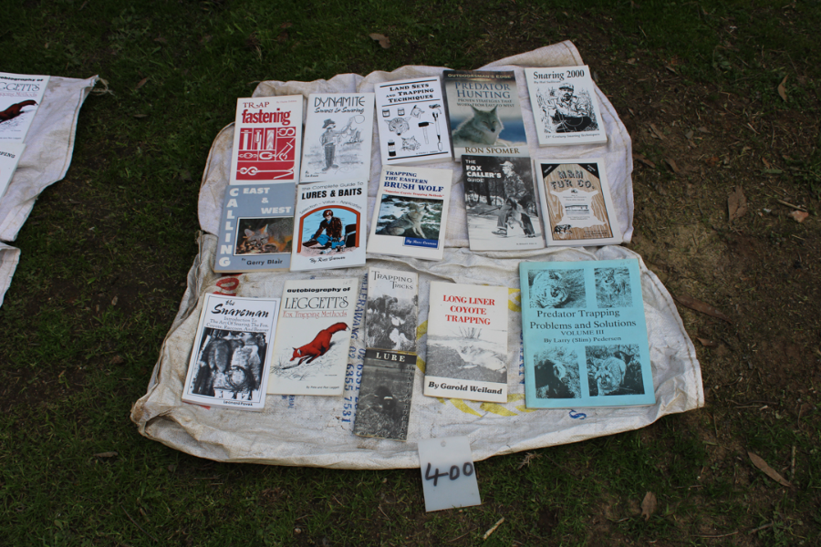 Lot 400 - Variety of Snaring books | AuctionsPlus