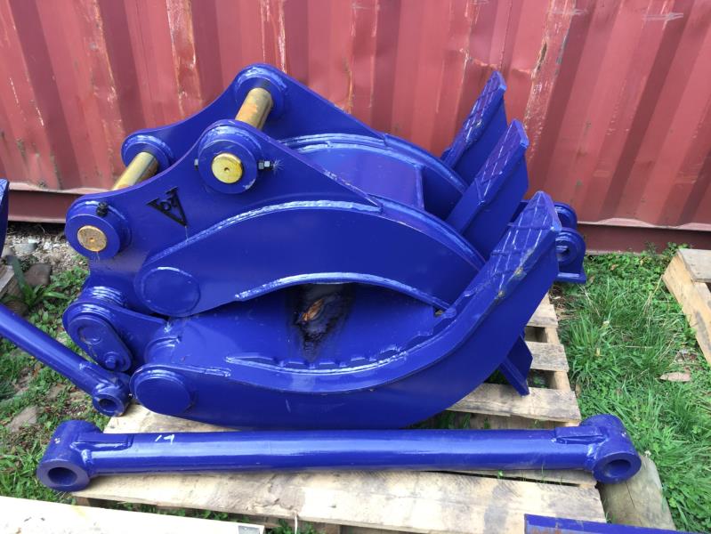 Lot 155 - NEW 20T 5 Finger Grab Attachment | AuctionsPlus
