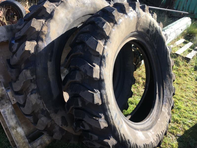 Lot 167 - 28' Tractor/Grader Tyres - Pair | AuctionsPlus