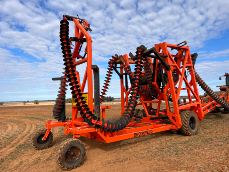 Lot 1 - Brookfield D150D Chainbar | AuctionsPlus