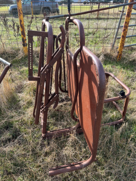 Lot 164 - Calf cradle | AuctionsPlus