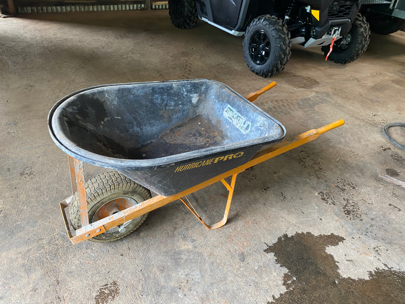 LOT 148 - Hurricane Pro wheelbarrow | AuctionsPlus