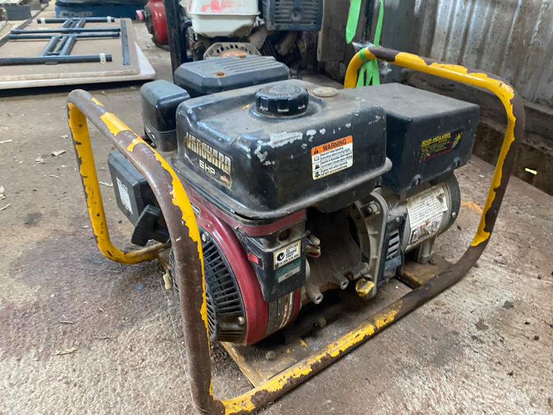 LOT 119 - Powerlite MB25 generator | AuctionsPlus
