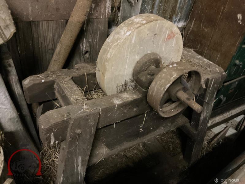 Lot 50 - Emery wheel on stand | AuctionsPlus