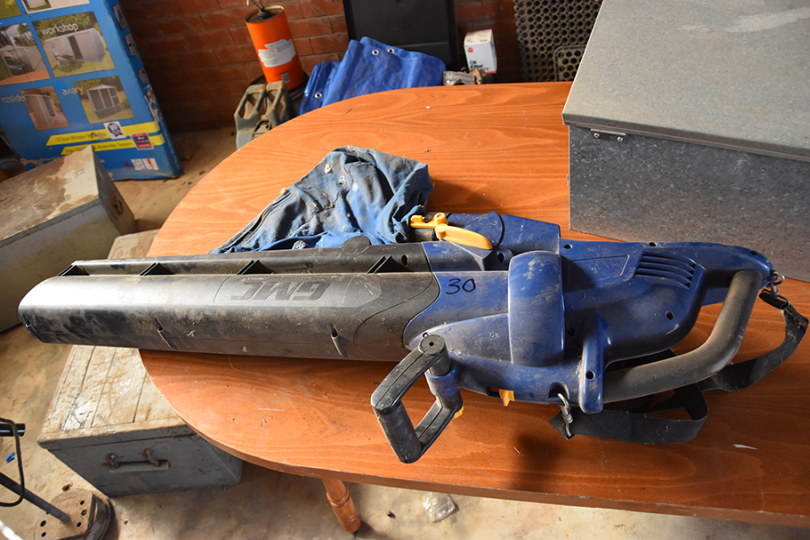 Lot 30 - GMC Electric Blower Vac | AuctionsPlus