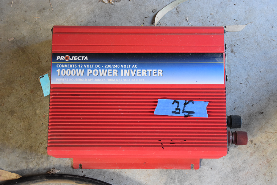 Lot 35 - Projecta 1000W Power Inverter | AuctionsPlus