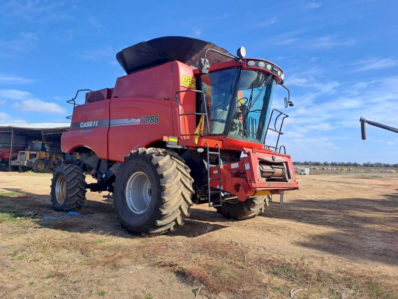 Lot 55 - 2009 Case IH 7088 Header | AuctionsPlus