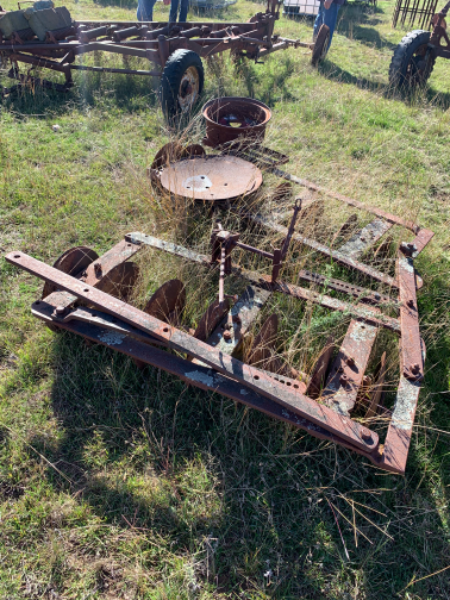 Lot 15 - Trailing Disc Plough | AuctionsPlus