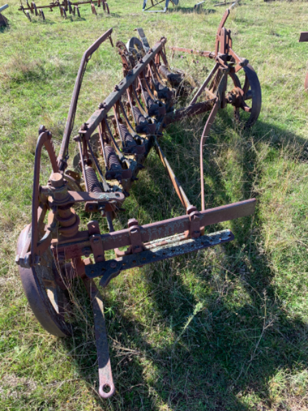 Lot 18 - Antique 1 way plough | AuctionsPlus