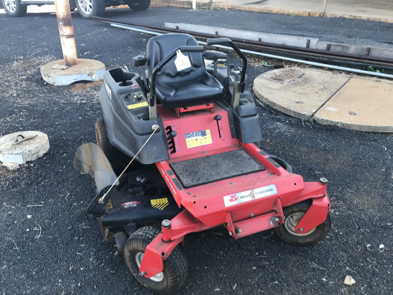 Lot 8 Massey Ferguson Zero Turn Lawn Mower 50 22zt Auctionsplus
