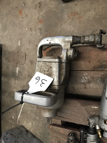 Lot 36 - Rattle Gun - Ingersoll Rand 1' drive | AuctionsPlus