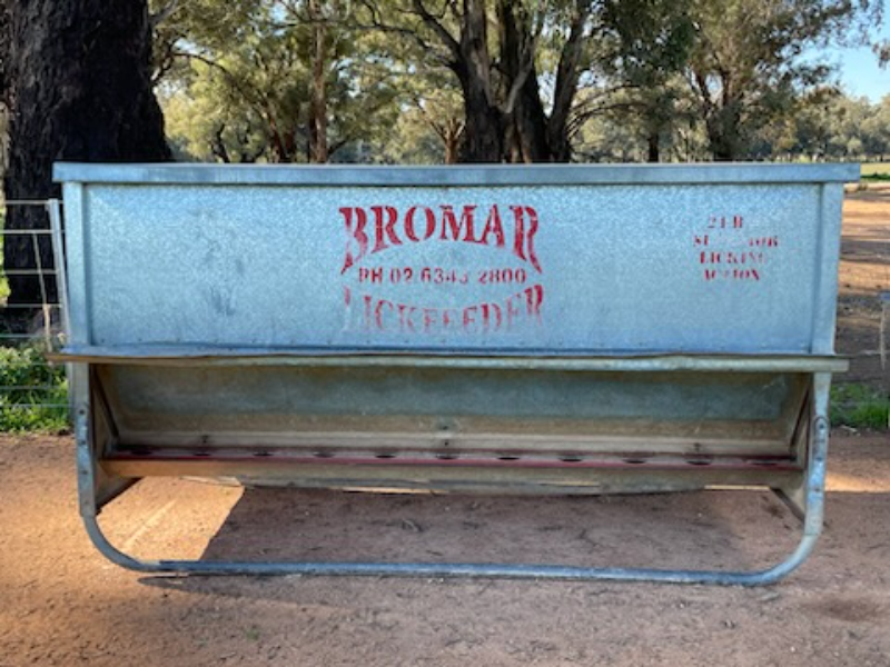 Lot 6 - Bromar Sheep Lick Feeder | AuctionsPlus