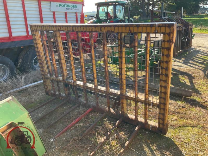 Lot 17 - Front mount buck rake with Euro hitch | AuctionsPlus