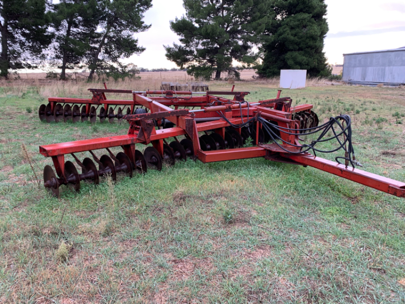 Lot 30 - International 770 Offset Disc | AuctionsPlus