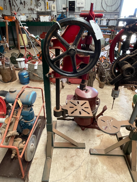 Lot 4 - Dawn Ball-Bearing Post Drill No. 611 | AuctionsPlus