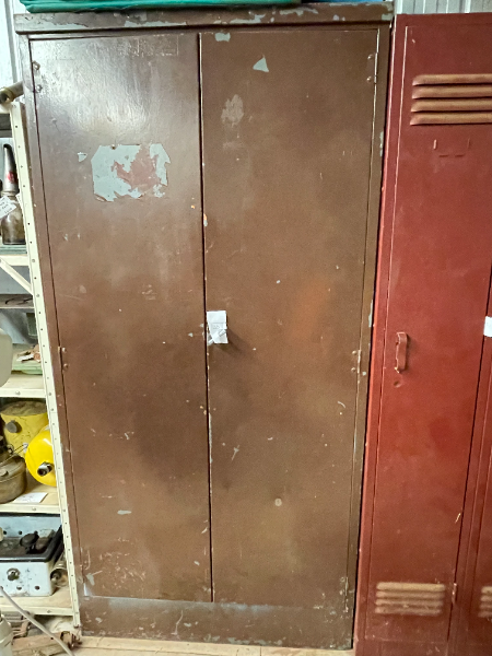 Lot 26 - Brown Locker | AuctionsPlus