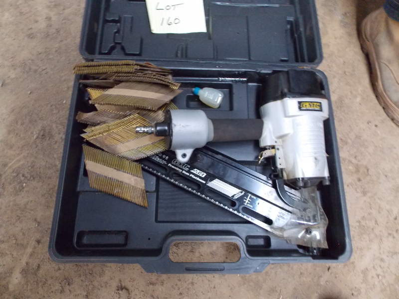 LOT 160 - GMC Air operated framing gun | AuctionsPlus