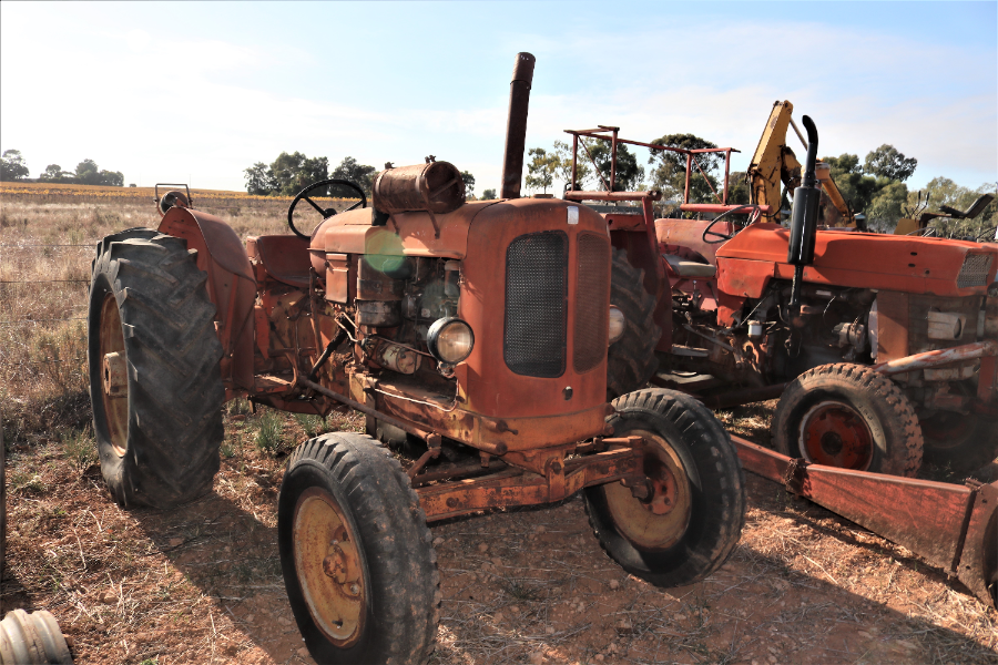 Lot 19 - Nuffield 4DM tractor. | AuctionsPlus