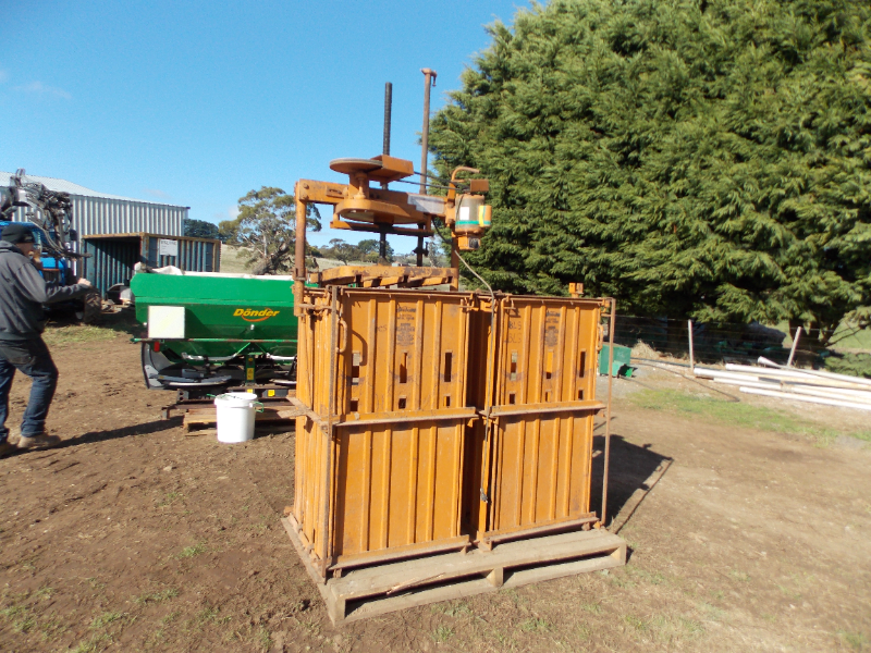 LOT 61 - Sunbeam twinbox wool press | AuctionsPlus