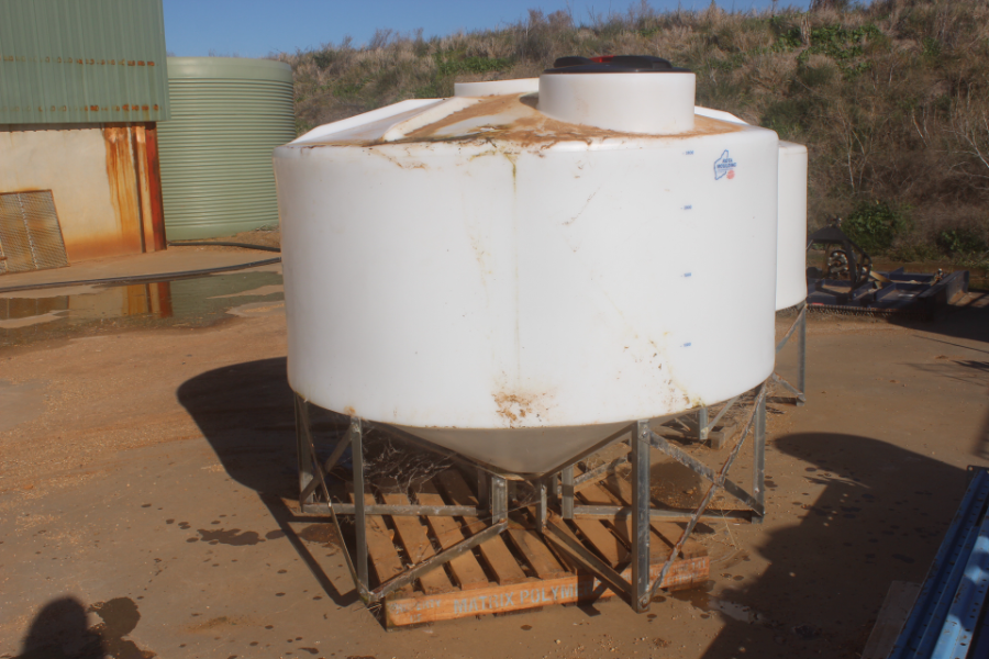 Lot 55 - Rota Moulding Tank | AuctionsPlus