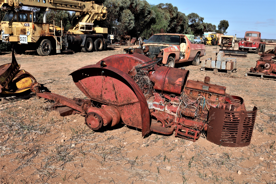 Lot 130 - David Brown 30C Cropmaster, parts. | AuctionsPlus