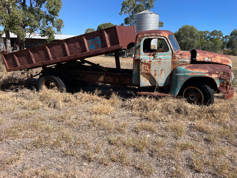 Lot 27 - International Tipper Truck | AuctionsPlus