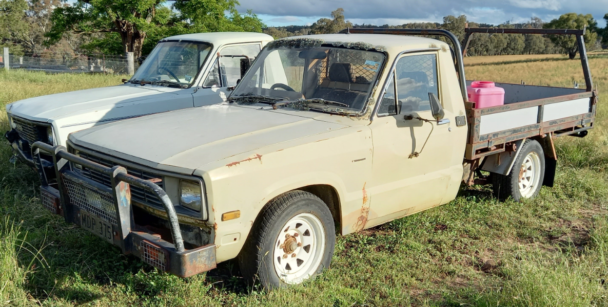 Lot 84 - B2000 Mazda Ute Farm Vehicle | AuctionsPlus