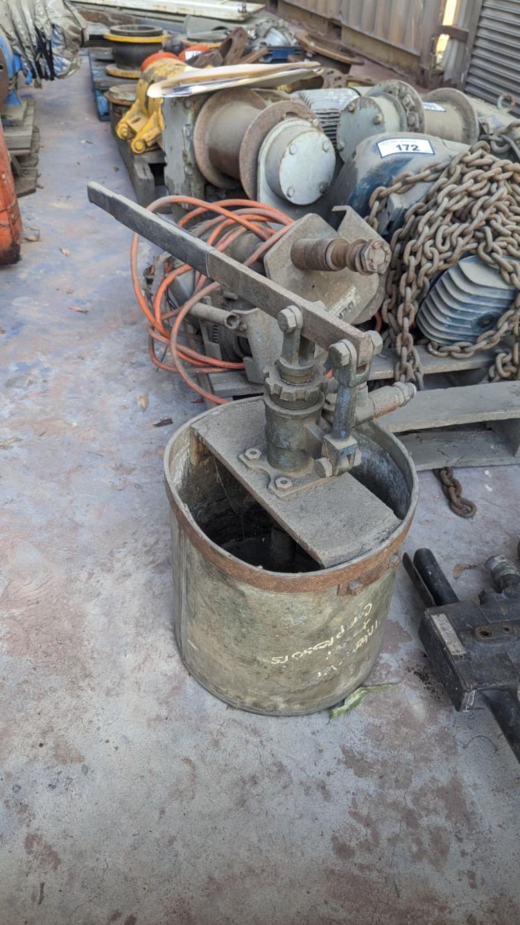 Lot 173 - High Pressure Bucket Pump | AuctionsPlus