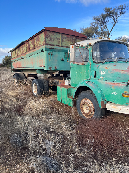 Lot 47 - 1971 Mercedes Truck (not going) and 18ft Hercules Tipper Trailer with Roll Tarp ...