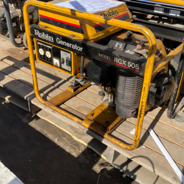 Lot 30 - Robin Exec Generator | AuctionsPlus