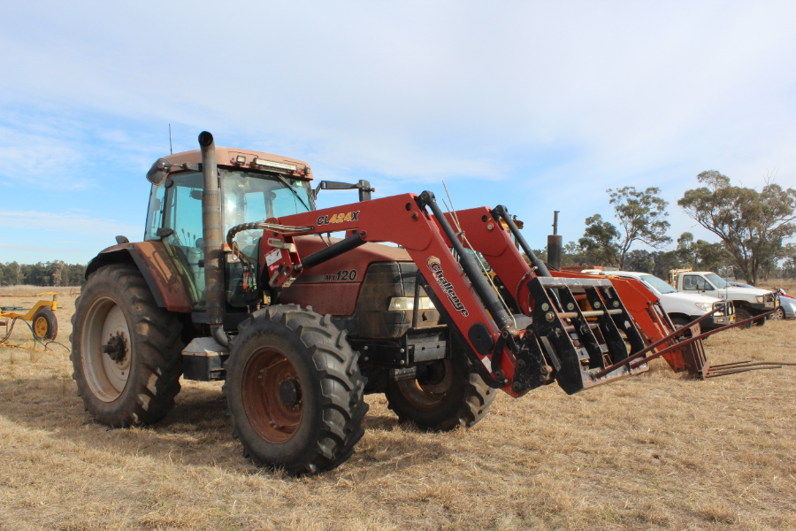 Lot 2 - Case MX 120 | AuctionsPlus