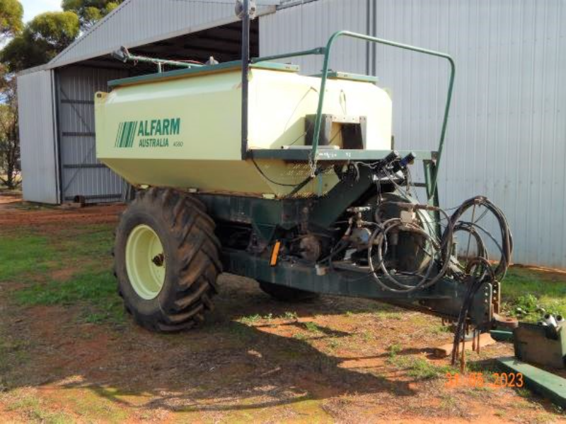 Lot 9 - Alfarm A550 Air Seeder Box | AuctionsPlus