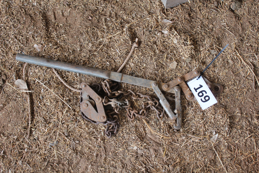 Lot 169 - Strainers | AuctionsPlus