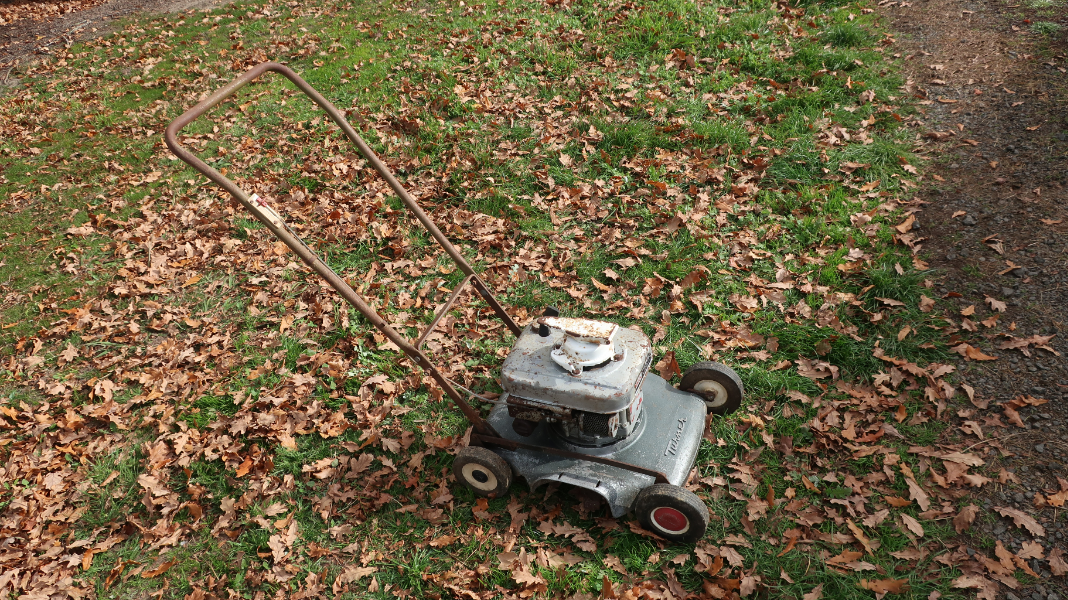 Lot 40 - Turner 4 Stroke | AuctionsPlus